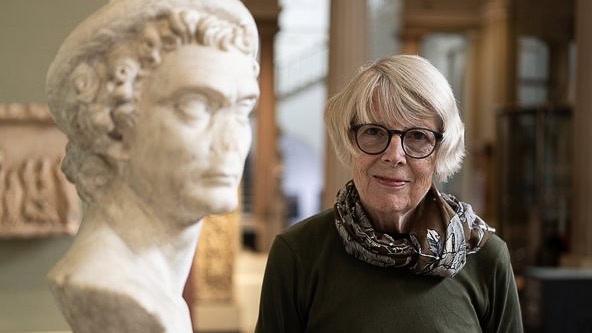 Dr Susan Walker FSA receives Kenyon Medal - Wolfson College